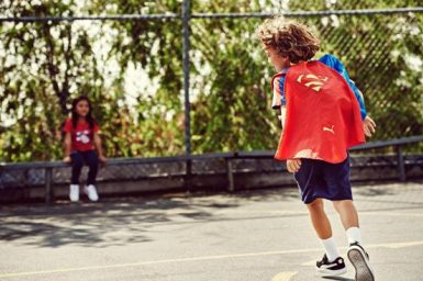 Puma incontra i personaggi della Warner